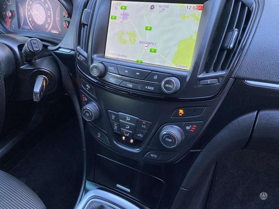 Balts Opel Insignia 2013 Marijampole, ar dzinēja tilpumu 1.96 L un nobraukumu 262 tūkst. km par 4950 €, foto 27 vietnē AUTOMOTO.COM.LV