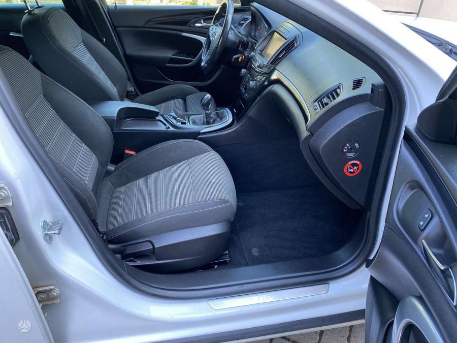 Balts Opel Insignia 2013 Marijampole, ar dzinēja tilpumu 1.96 L un nobraukumu 262 tūkst. km par 4950 €, foto 32 vietnē AUTOMOTO.COM.LV