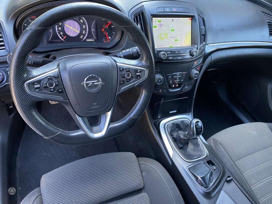 Balts Opel Insignia 2013 Marijampole, ar dzinēja tilpumu 1.96 L un nobraukumu 262 tūkst. km par 4950 €, foto 33 vietnē AUTOMOTO.COM.LV