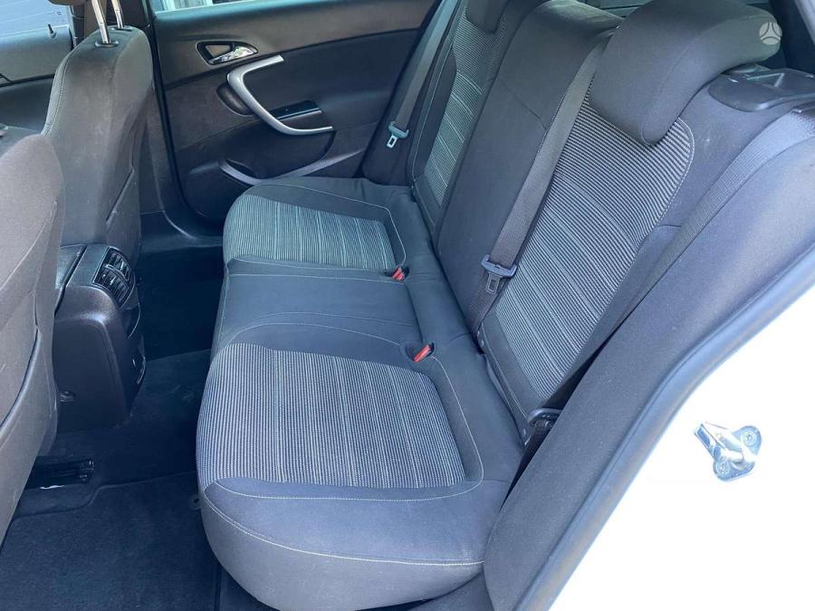 Balts Opel Insignia 2013 Marijampole, ar dzinēja tilpumu 1.96 L un nobraukumu 262 tūkst. km par 4950 €, foto 41 vietnē AUTOMOTO.COM.LV