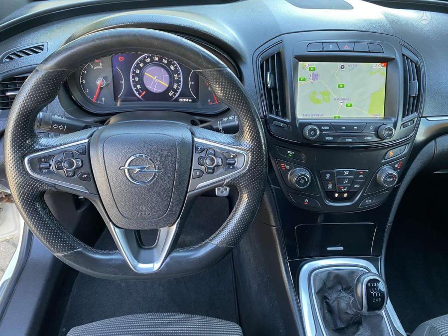 Balts Opel Insignia 2013 Marijampole, ar dzinēja tilpumu 1.96 L un nobraukumu 262 tūkst. km par 4950 €, foto 48 vietnē AUTOMOTO.COM.LV