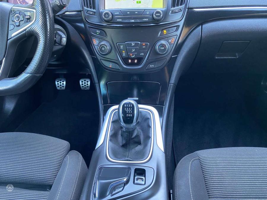 Balts Opel Insignia 2013 Marijampole, ar dzinēja tilpumu 1.96 L un nobraukumu 262 tūkst. km par 4950 €, foto 52 vietnē AUTOMOTO.COM.LV