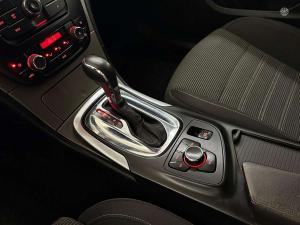 Balts Opel Insignia 2013 Marijampole, ar dzinēja tilpumu 1.96 L un nobraukumu 328 tūkst. km par 2750 €, foto 4 vietnē AUTOMOTO.COM.LV