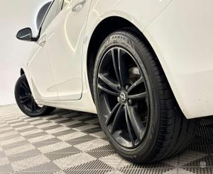 Balts Opel Insignia 2013 Marijampole, ar dzinēja tilpumu 1.96 L un nobraukumu 328 tūkst. km par 2750 €, foto 17 vietnē AUTOMOTO.COM.LV