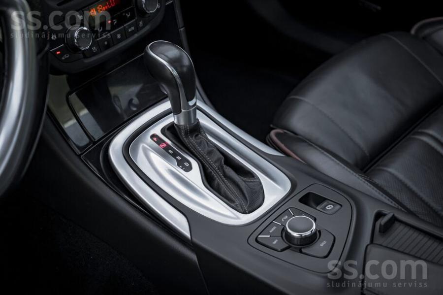 Balts Opel Insignia 2013 Rīga, ar dzinēja tilpumu 2.00 L un nobraukumu 268 tūkst. km par 5490 €, foto 23 vietnē AUTOMOTO.COM.LV