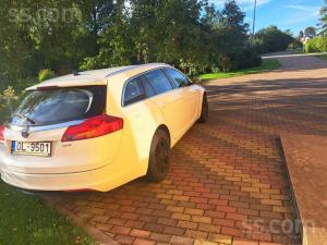Balts Opel Insignia 2013 Cēsis, ar dzinēja tilpumu 2.00 L un nobraukumu 302 tūkst. km par 4000 €, foto 3 vietnē AUTOMOTO.COM.LV