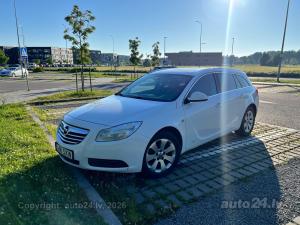 White Opel Insignia 2013 in Tallinn, with an engine capacity of 1.80 L and mileage of 279 thousand km for 2490 €, photo  on AUTOMOTO.COM.LV