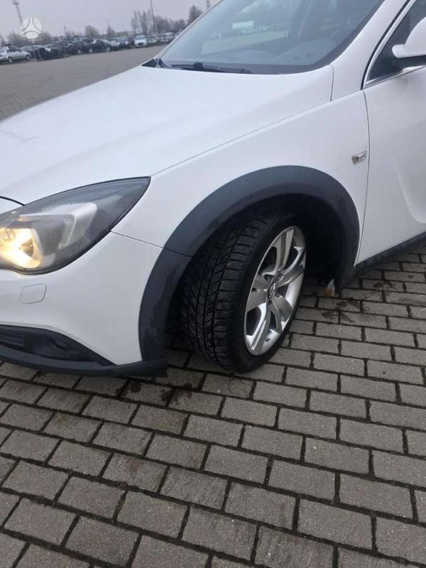 Balts Opel Insignia 2014 Marijampole, ar dzinēja tilpumu 1.96 L un nobraukumu 294 tūkst. km par 4850 €, foto 5 vietnē AUTOMOTO.COM.LV