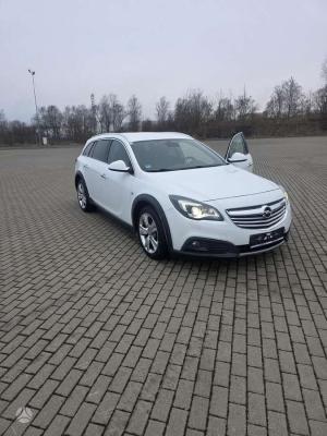 White Opel Insignia 2014 in Marijampole, with an engine capacity of 1.96 L and mileage of 294 thousand km for 4850 €, photo 10 on AUTOMOTO.COM.LV