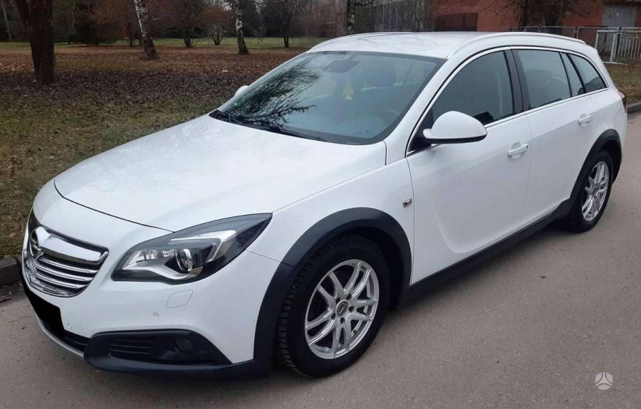 White Opel Insignia 2014 in Marijampole, with an engine capacity of 1.96 L and mileage of 216 thousand km for 6450 €, photo 1 on AUTOMOTO.COM.LV