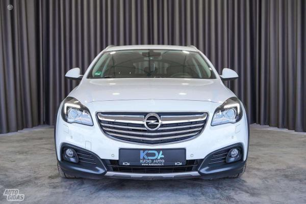 White Opel Insignia 2014 in Marijampole, with an engine capacity of 2.00 L and mileage of 218 thousand km for 6450 €, photo 3 on AUTOMOTO.COM.LV