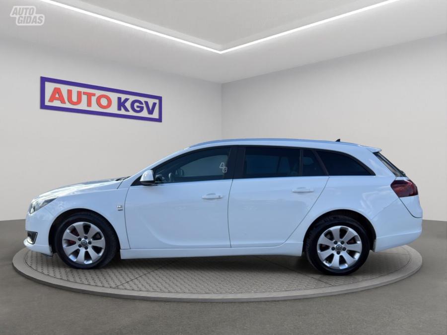 White Opel Insignia 2014 in Vilnius, with an engine capacity of 2.00 L and mileage of 251 thousand km for 7499 €, photo 3 on AUTOMOTO.COM.LV