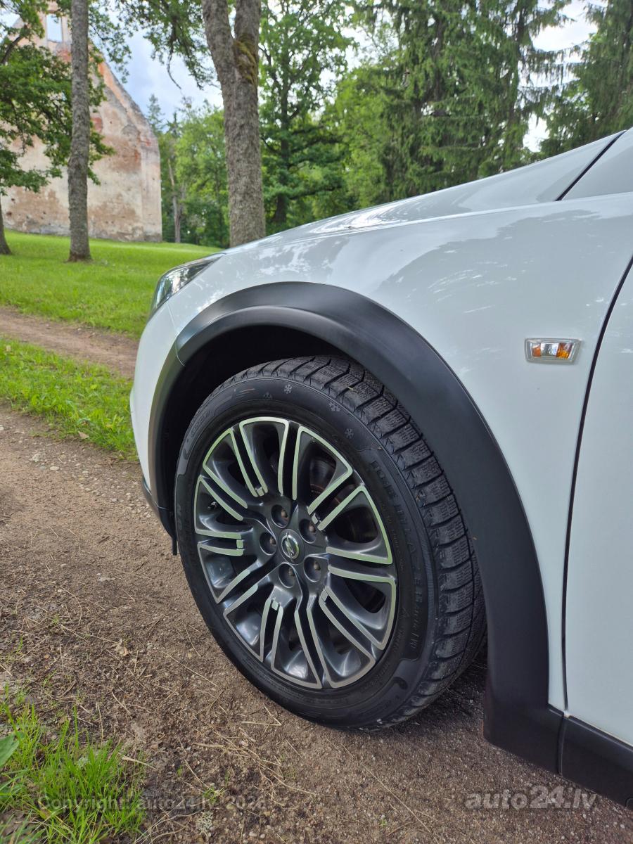 Balts Opel Insignia 2014 Tallina, ar dzinēja tilpumu 2.00 L un nobraukumu 239 tūkst. km par 6900 €, foto 13 vietnē AUTOMOTO.COM.LV