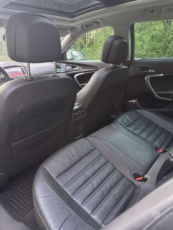 White Opel Insignia 2014 in Vilnius, with an engine capacity of 2.00 L and mileage of 290 thousand km for 2900 €, photo 10 on AUTOMOTO.COM.LV