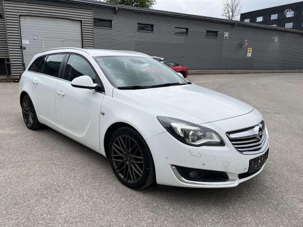 Balts Opel Insignia 2014 Viļņa, ar dzinēja tilpumu 1.96 L un nobraukumu 360 tūkst. km par 3500 €, foto 1 vietnē AUTOMOTO.COM.LV