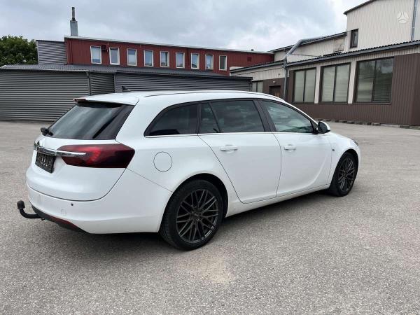 Balts Opel Insignia 2014 Viļņa, ar dzinēja tilpumu 1.96 L un nobraukumu 360 tūkst. km par 3500 €, foto 4 vietnē AUTOMOTO.COM.LV