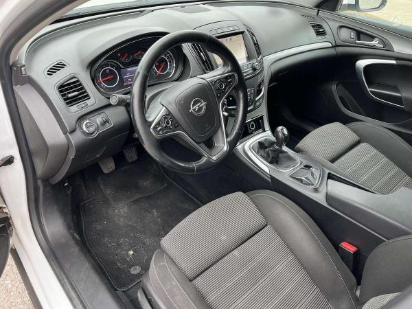 Balts Opel Insignia 2014 Viļņa, ar dzinēja tilpumu 1.96 L un nobraukumu 360 tūkst. km par 3500 €, foto 6 vietnē AUTOMOTO.COM.LV