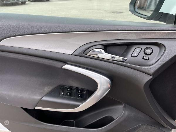 Balts Opel Insignia 2014 Viļņa, ar dzinēja tilpumu 1.96 L un nobraukumu 360 tūkst. km par 3500 €, foto 10 vietnē AUTOMOTO.COM.LV