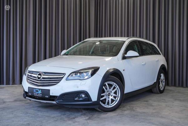 White Opel Insignia 2014 in Marijampole, with an engine capacity of 1.96 L and mileage of 218 thousand km for 5450 €, photo 6 on AUTOMOTO.COM.LV