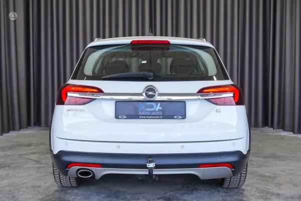 White Opel Insignia 2014 in Marijampole, with an engine capacity of 1.96 L and mileage of 218 thousand km for 5450 €, photo 10 on AUTOMOTO.COM.LV