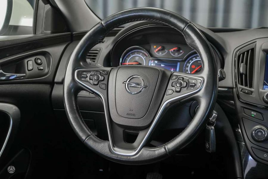 Balts Opel Insignia 2014 Marijampole, ar dzinēja tilpumu 1.96 L un nobraukumu 218 tūkst. km par 5450 €, foto 18 vietnē AUTOMOTO.COM.LV