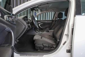 Balts Opel Insignia 2014 Marijampole, ar dzinēja tilpumu 1.96 L un nobraukumu 218 tūkst. km par 5450 €, foto 24 vietnē AUTOMOTO.COM.LV