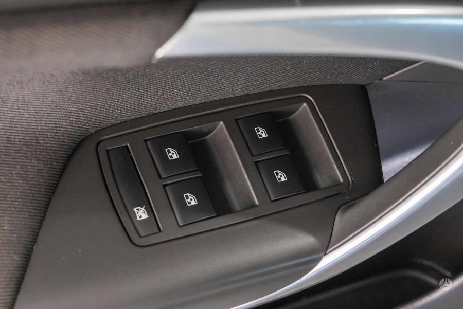 Balts Opel Insignia 2014 Marijampole, ar dzinēja tilpumu 1.96 L un nobraukumu 218 tūkst. km par 5450 €, foto 26 vietnē AUTOMOTO.COM.LV