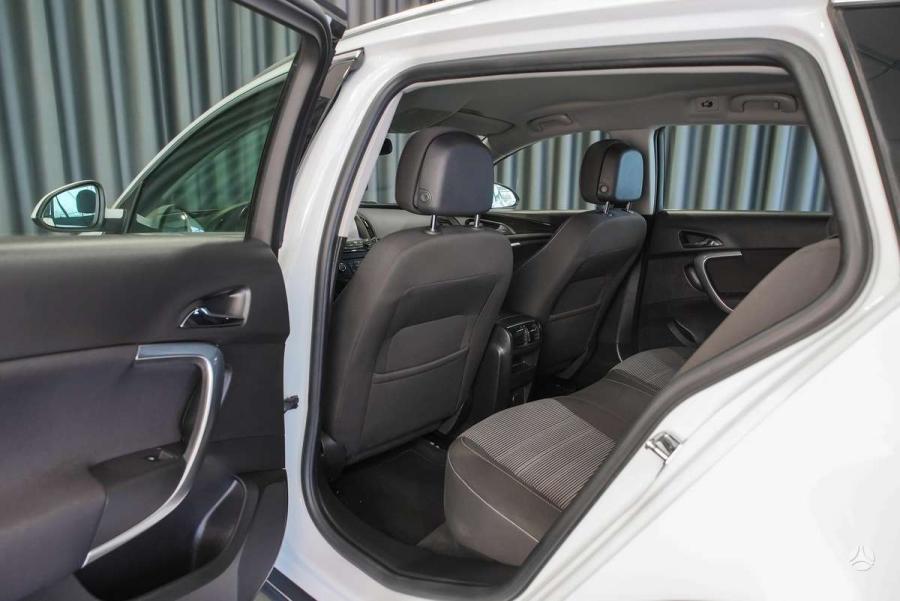 Balts Opel Insignia 2014 Marijampole, ar dzinēja tilpumu 1.96 L un nobraukumu 218 tūkst. km par 5450 €, foto 28 vietnē AUTOMOTO.COM.LV
