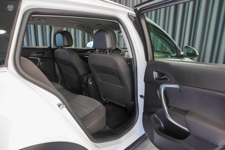Balts Opel Insignia 2014 Marijampole, ar dzinēja tilpumu 1.96 L un nobraukumu 218 tūkst. km par 5450 €, foto 30 vietnē AUTOMOTO.COM.LV