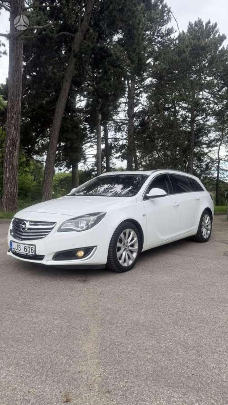 White Opel Insignia 2014 in Vilnius, with an engine capacity of 1.96 L and mileage of 250 thousand km for 5700 €, photo 4 on AUTOMOTO.COM.LV