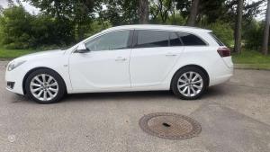 White Opel Insignia 2014 in Vilnius, with an engine capacity of 1.96 L and mileage of 250 thousand km for 5700 €, photo 9 on AUTOMOTO.COM.LV