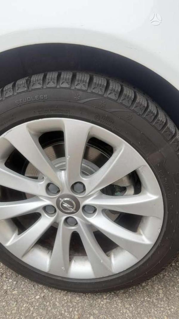 Balts Opel Insignia 2014 Viļņa, ar dzinēja tilpumu 1.96 L un nobraukumu 250 tūkst. km par 5700 €, foto 9 vietnē AUTOMOTO.COM.LV