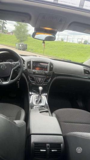 White Opel Insignia 2014 in Vilnius, with an engine capacity of 1.96 L and mileage of 250 thousand km for 5700 €, photo 15 on AUTOMOTO.COM.LV