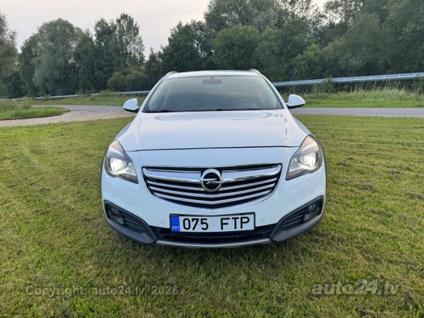 Balts Opel Insignia 2014 Veru, ar dzinēja tilpumu 2.00 L un nobraukumu 239 tūkst. km par 7990 €, foto 3 vietnē AUTOMOTO.COM.LV