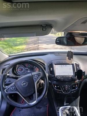 White Opel Insignia 2014 in Jelgava, with an engine capacity of 2.00 L and mileage of 282 thousand km for 5900 €, photo 6 on AUTOMOTO.COM.LV