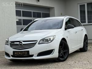 White Opel Insignia 2014 in Tukums, with an engine capacity of 2.00 L and mileage of 225 thousand km for 6999 €, photo 3 on AUTOMOTO.COM.LV