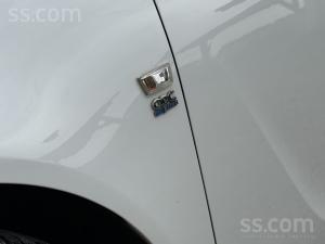 White Opel Insignia 2014 in Tukums, with an engine capacity of 2.00 L and mileage of 225 thousand km for 6999 €, photo 23 on AUTOMOTO.COM.LV