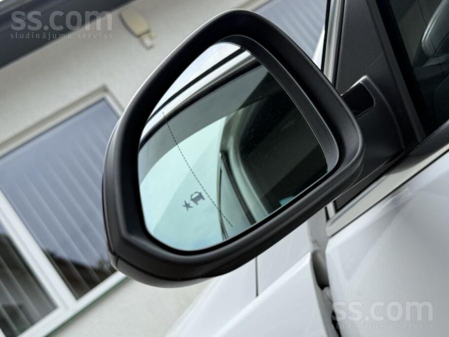 White Opel Insignia 2014 in Tukums, with an engine capacity of 2.00 L and mileage of 225 thousand km for 6999 €, photo 24 on AUTOMOTO.COM.LV