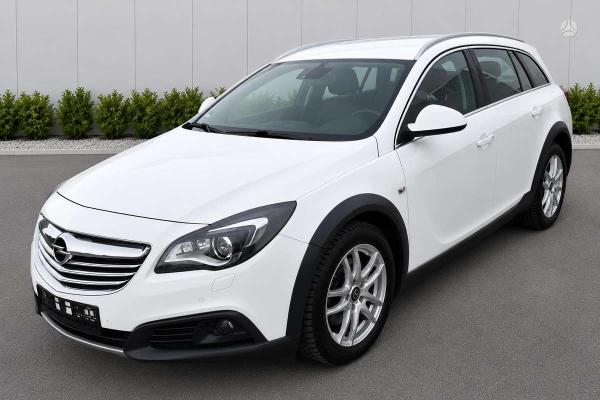White Opel Insignia 2014 in Marijampole, with an engine capacity of 1.96 L and mileage of 219 thousand km for 4950 €, photo 3 on AUTOMOTO.COM.LV