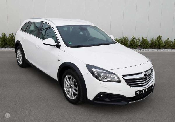 White Opel Insignia 2014 in Marijampole, with an engine capacity of 1.96 L and mileage of 219 thousand km for 4950 €, photo 6 on AUTOMOTO.COM.LV