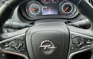 White Opel Insignia 2014 in Marijampole, with an engine capacity of 1.96 L and mileage of 219 thousand km for 4950 €, photo 12 on AUTOMOTO.COM.LV