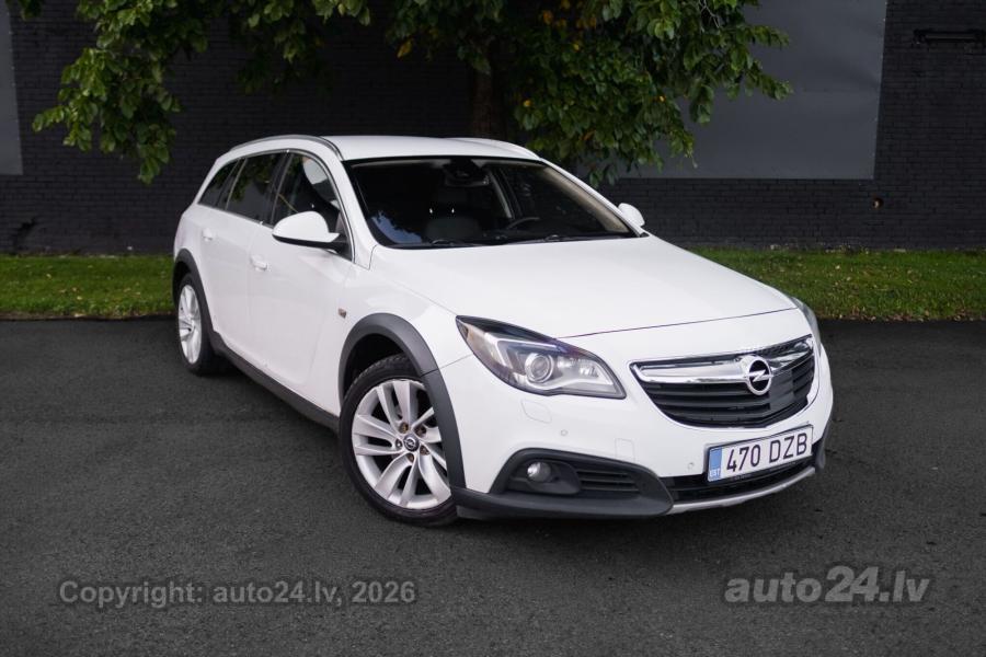 White Opel Insignia 2014 in Tallinn, with an engine capacity of 2.00 L and mileage of 221 thousand km for 5990 €, photo 1 on AUTOMOTO.COM.LV