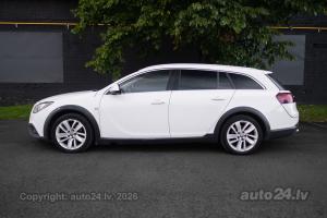 White Opel Insignia 2014 in Tallinn, with an engine capacity of 2.00 L and mileage of 221 thousand km for 5990 €, photo 4 on AUTOMOTO.COM.LV