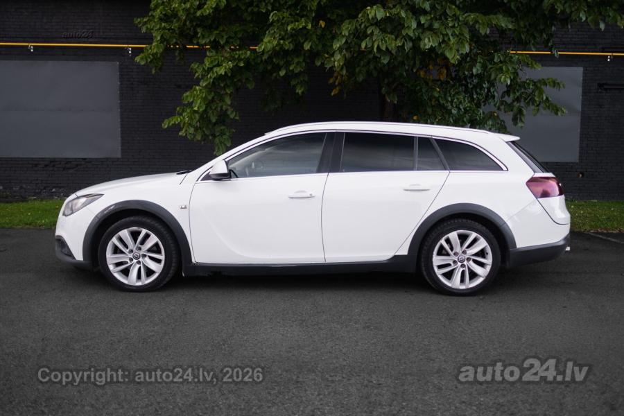 White Opel Insignia 2014 in Tallinn, with an engine capacity of 2.00 L and mileage of 221 thousand km for 5990 €, photo 4 on AUTOMOTO.COM.LV