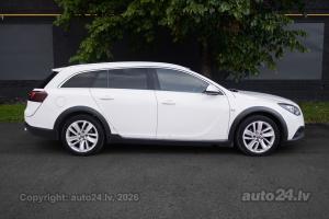 White Opel Insignia 2014 in Tallinn, with an engine capacity of 2.00 L and mileage of 221 thousand km for 5990 €, photo 5 on AUTOMOTO.COM.LV