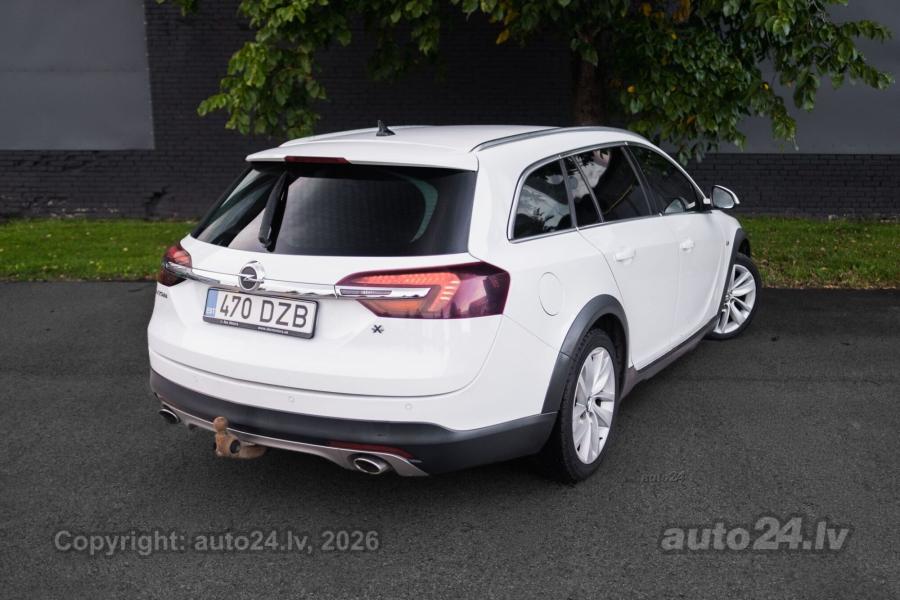 White Opel Insignia 2014 in Tallinn, with an engine capacity of 2.00 L and mileage of 221 thousand km for 5990 €, photo 6 on AUTOMOTO.COM.LV