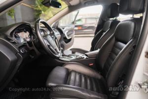 White Opel Insignia 2014 in Tallinn, with an engine capacity of 2.00 L and mileage of 221 thousand km for 5990 €, photo 10 on AUTOMOTO.COM.LV
