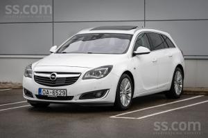 White Opel Insignia 2014 in Riga, with an engine capacity of 2.00 L and mileage of 283 thousand km for 3990 €, photo  on AUTOMOTO.COM.LV
