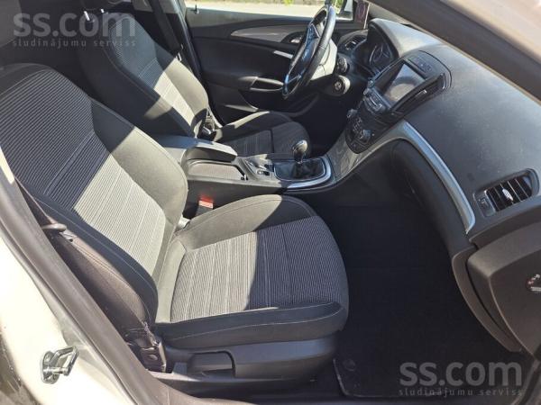 Balts Opel Insignia 2014 Jūrmala, ar dzinēja tilpumu 2.00 L un nobraukumu 412 tūkst. km par 3200 €, foto 9 vietnē AUTOMOTO.COM.LV