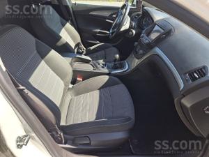 Balts Opel Insignia 2014 Jūrmala, ar dzinēja tilpumu 2.00 L un nobraukumu 412 tūkst. km par 3200 €, foto 9 vietnē AUTOMOTO.COM.LV